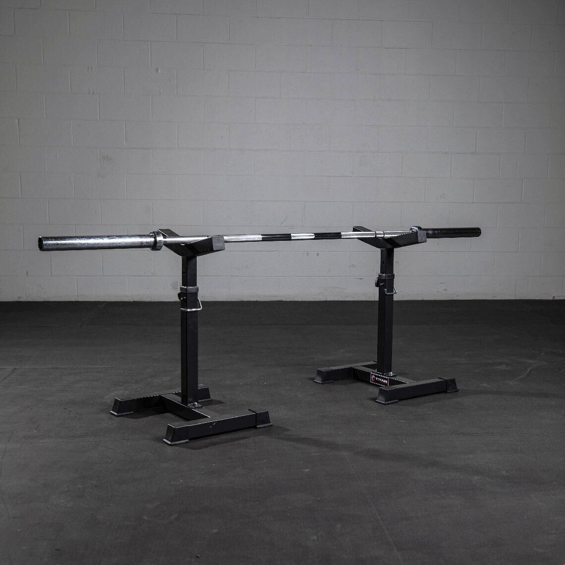 Independent Bench Press Spotter Stands – Titan Fitness