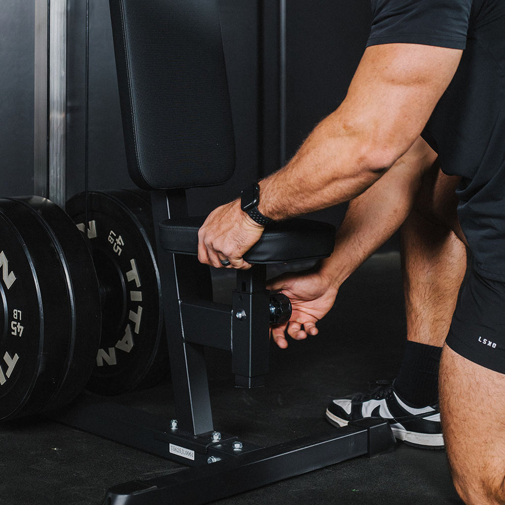 Plate-Loaded Chest Fly Machine | Titan Fitness